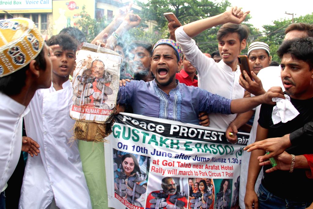 A huge crowd of Muslim Community gather to protest over the ...