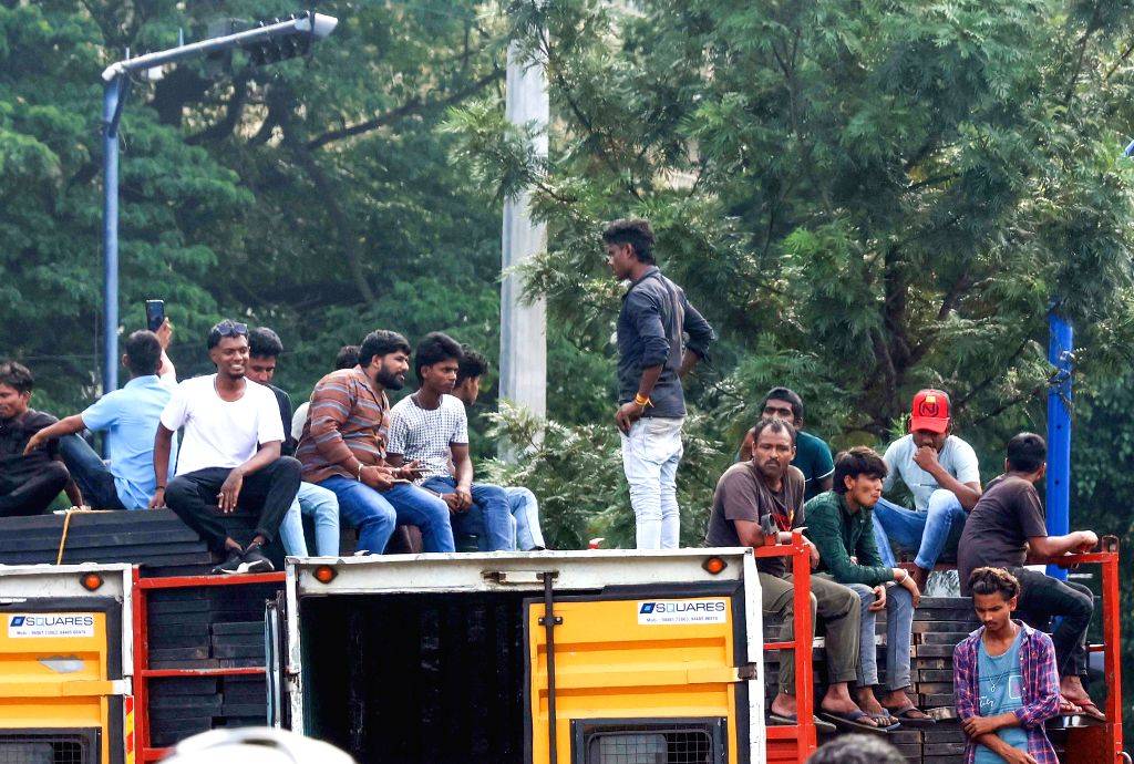 A huge crowd RCB fans gather outside M Chinnaswamy Stadium in Bengaluru