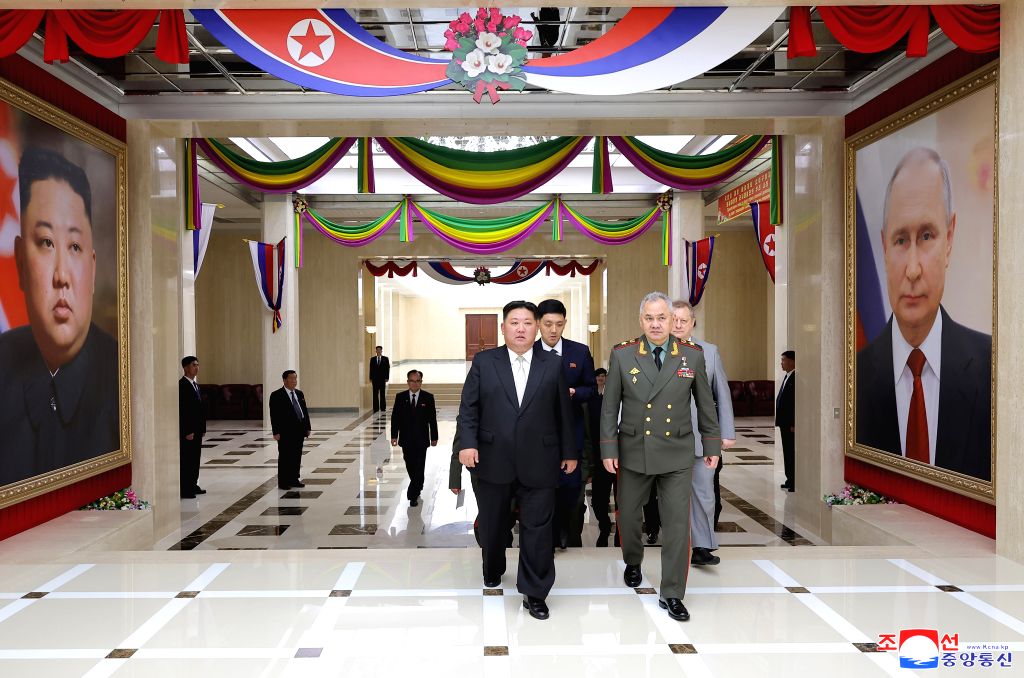 A reception hosted by North Korean leader Kim Jong-un for Russian ...