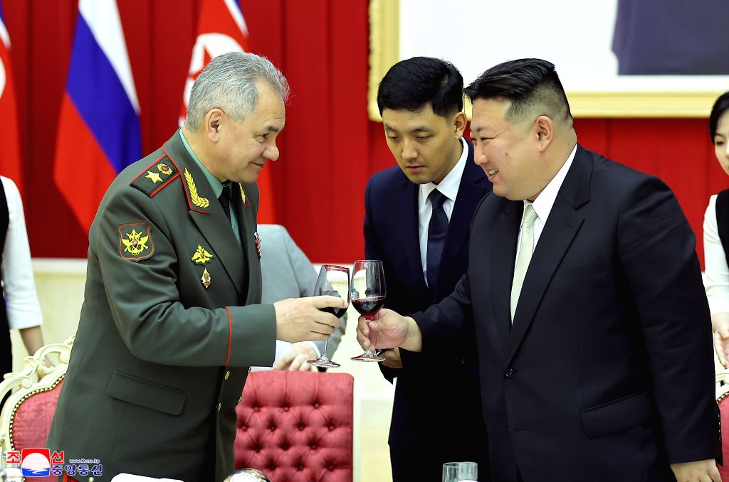A reception hosted by North Korean leader Kim Jong-un for Russian ...
