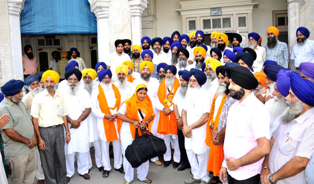 A Sikh 'jatha' going to Pakistan