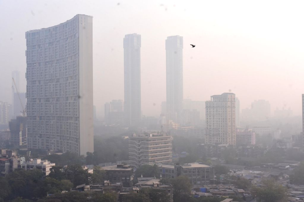 : Mumbai: A view of South Mumbai dense smog engulfs the city in Mumbai ...
