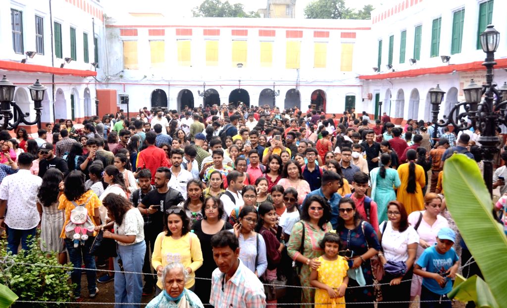 A view of the huge crowd at Sovabazar Raj Bari