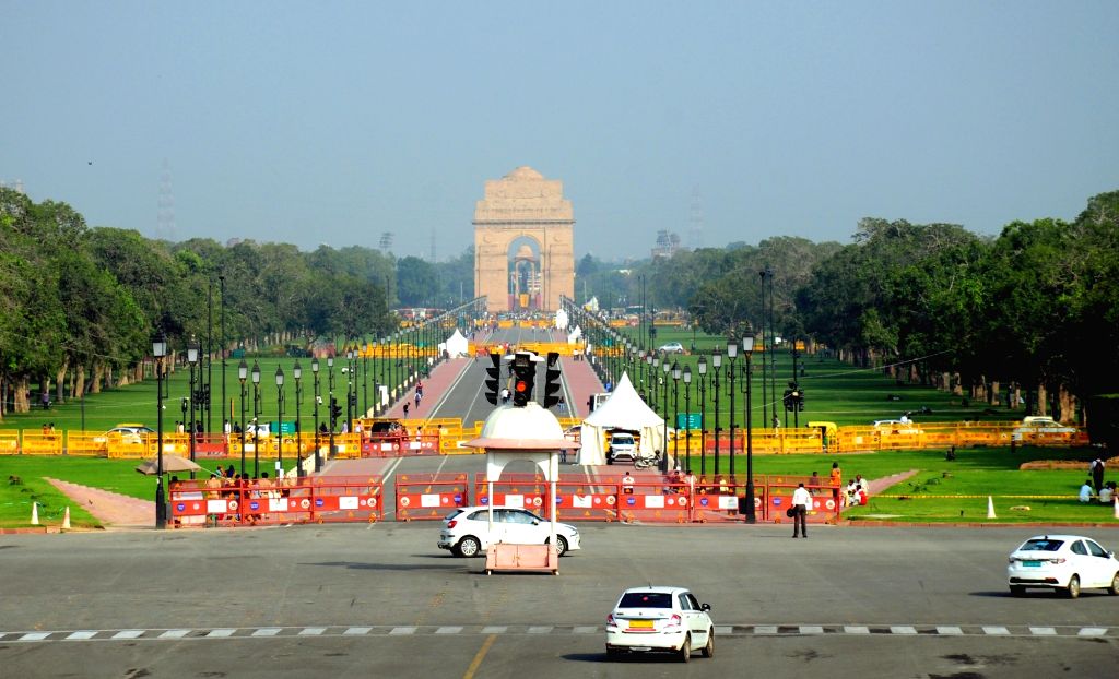 A view of the India Gate during clear weather