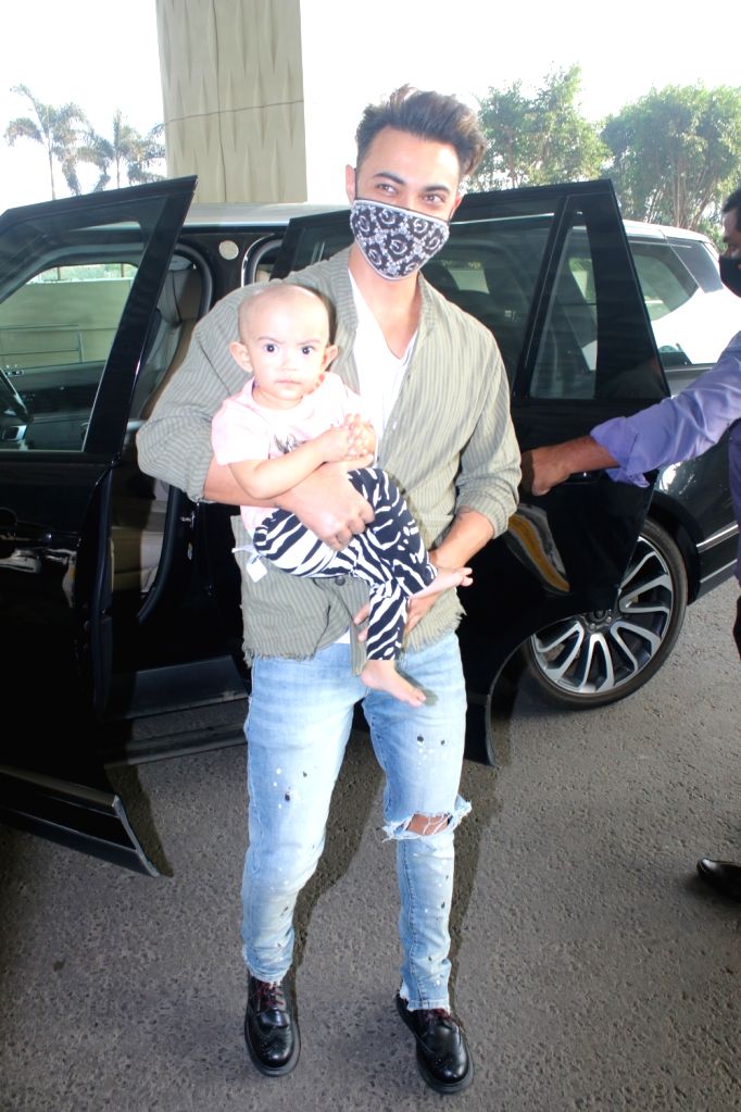 Aayush Sharma & His Family Spotted at Airport Departure