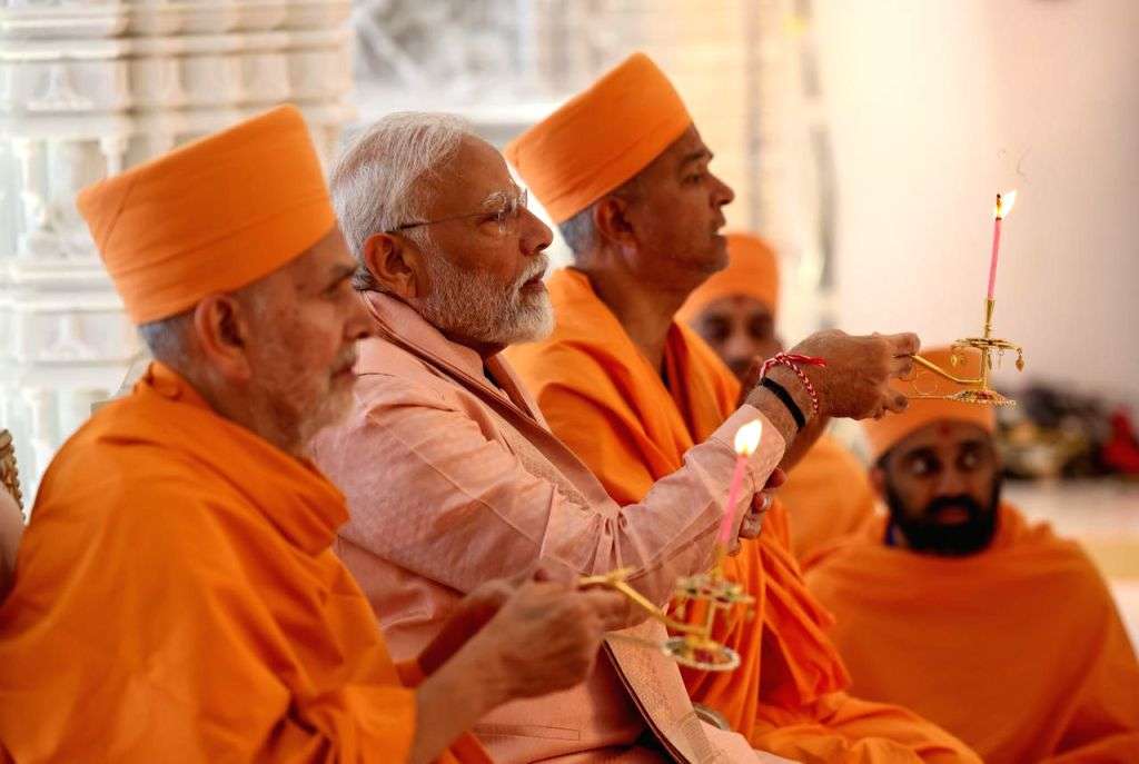 Abu Dhabi : Prime Minister Narendra Modi during the inauguration of ...