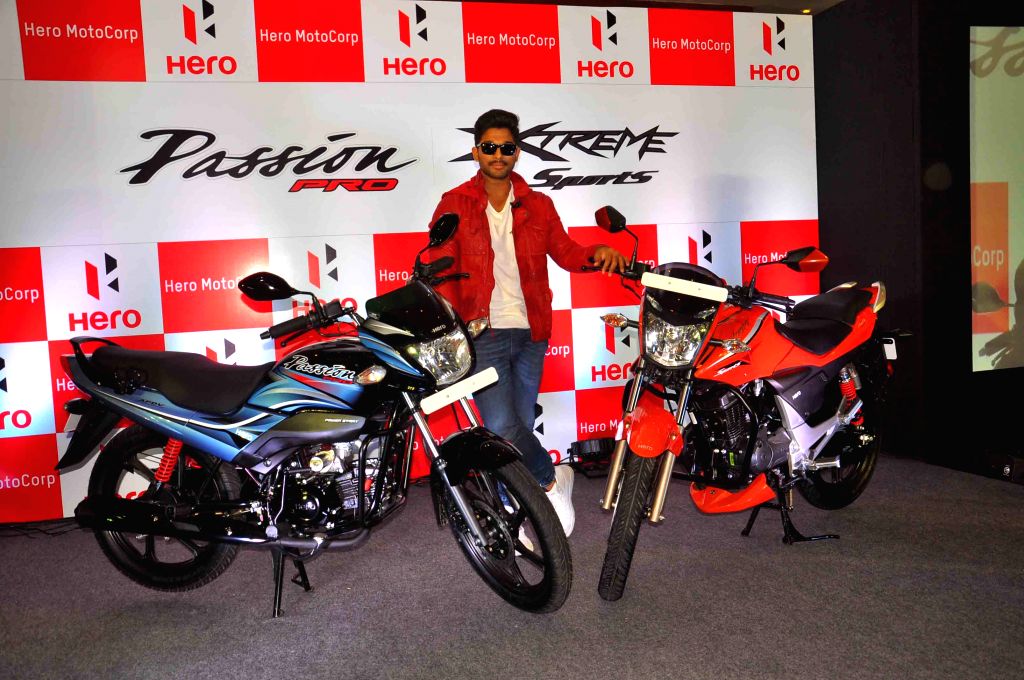 Allu Arjun unveils 'Hero Xtreme Sports' and 'Hero Passion PRO'