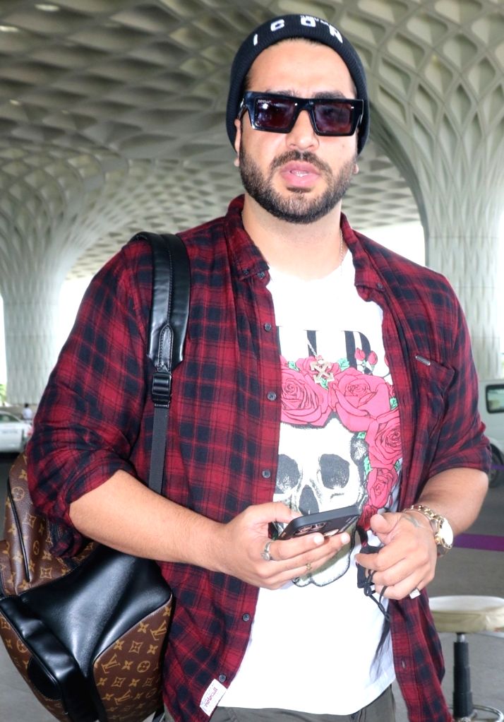 : Mumbai:Actor Aly Goni Spotted At Airport Departure in Mumbai