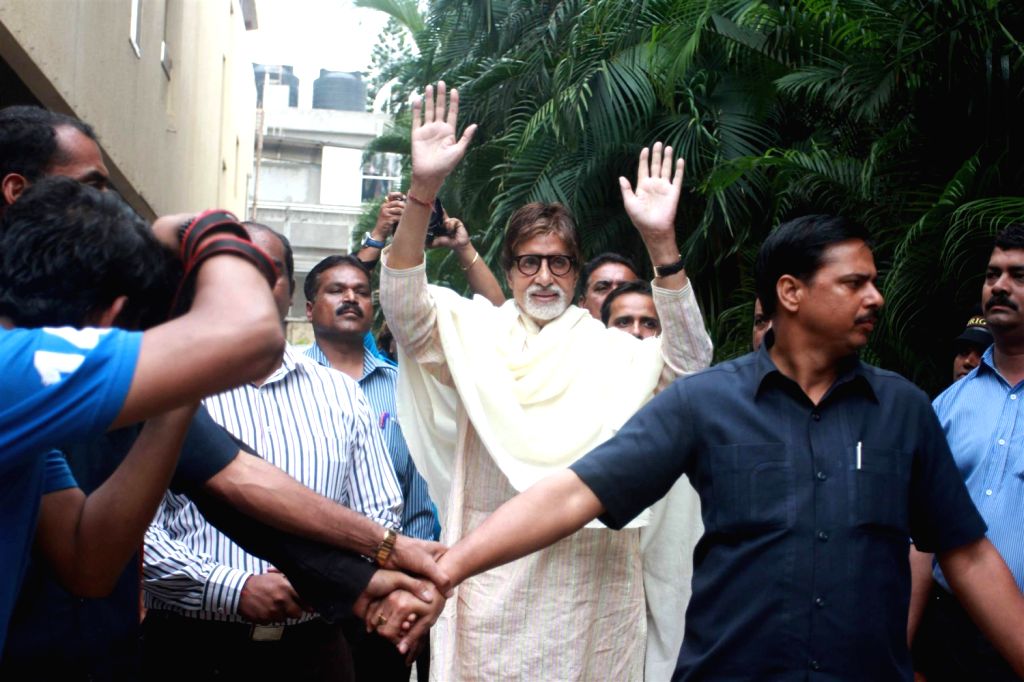 Amitabh Bachchan celebrates his 71st birthday with the media at his office