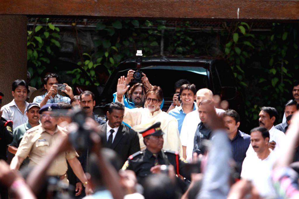Amitabh Bachchan celebrates his 71st birthday with the media at his office