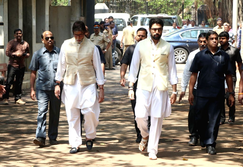Funeral of Suniel Shetty's father