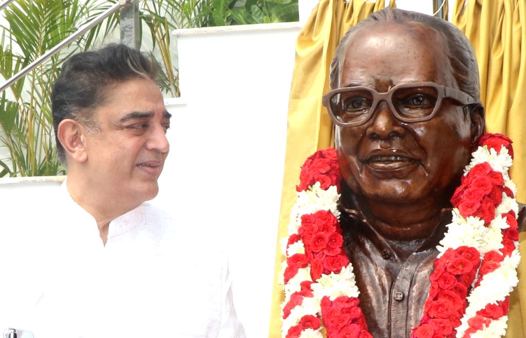 Kamal Hassan, Rajinikanth unveil the statue of K. Balachandar
