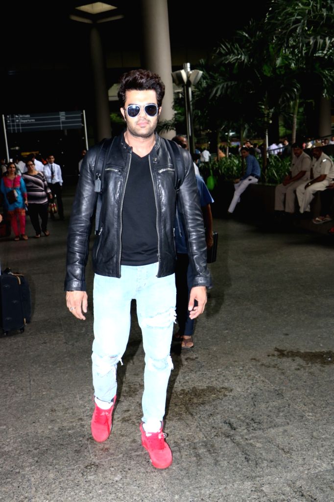 Manish Paul spotted at airport