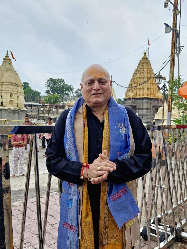 Actor Manoj Joshi offers prayers at the Mahakaleshwar Temple