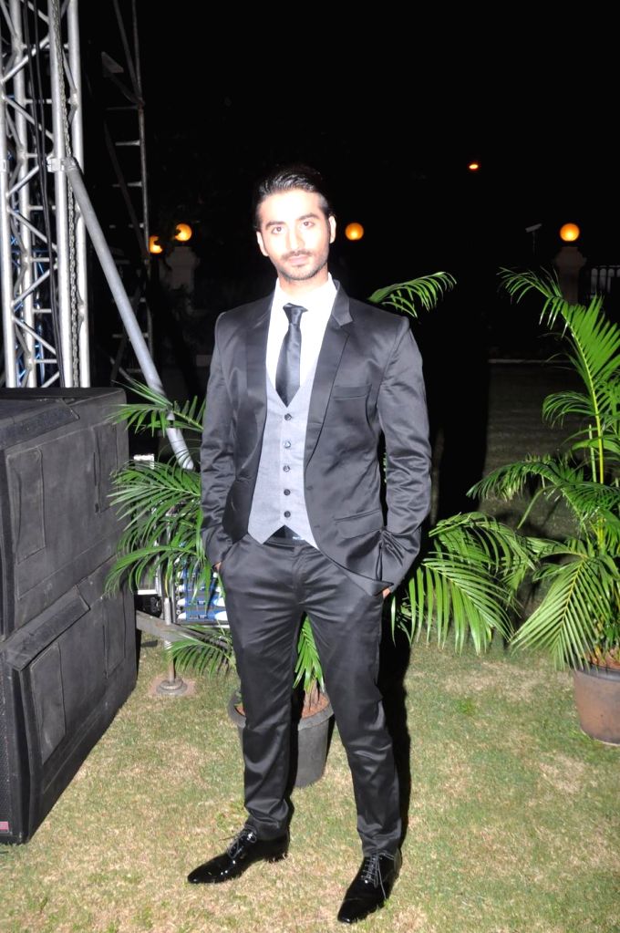 Theme party of film Satya 2