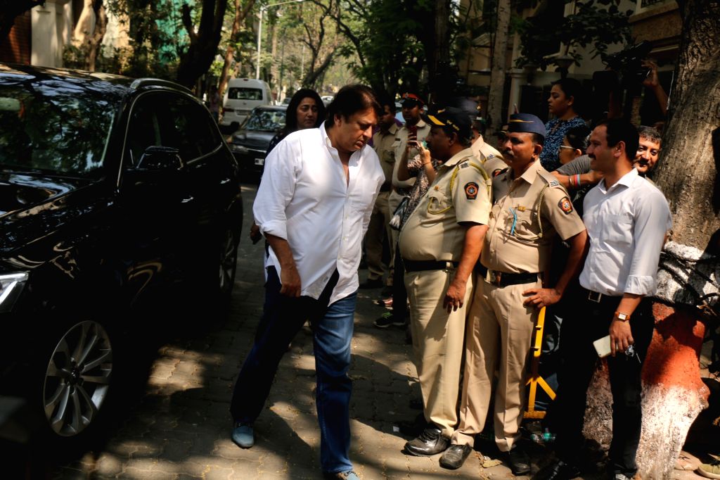 Shashi Ranjan arrive to stand by grief struck Kapoor family