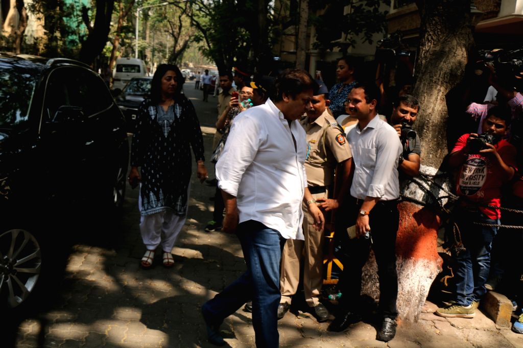 Shashi Ranjan arrive to stand by grief struck Kapoor family