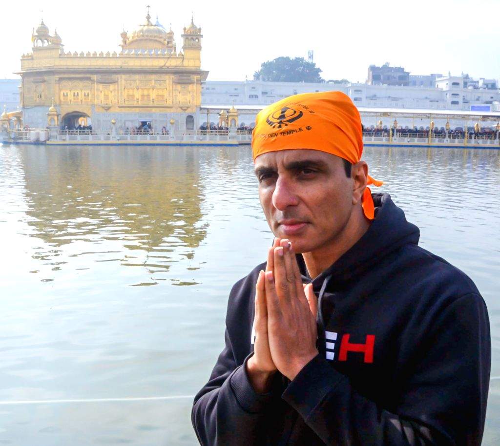 Actor Sonu Sood Visits Golden Temple Ahead of Upcoming Film 'Fateh' Release