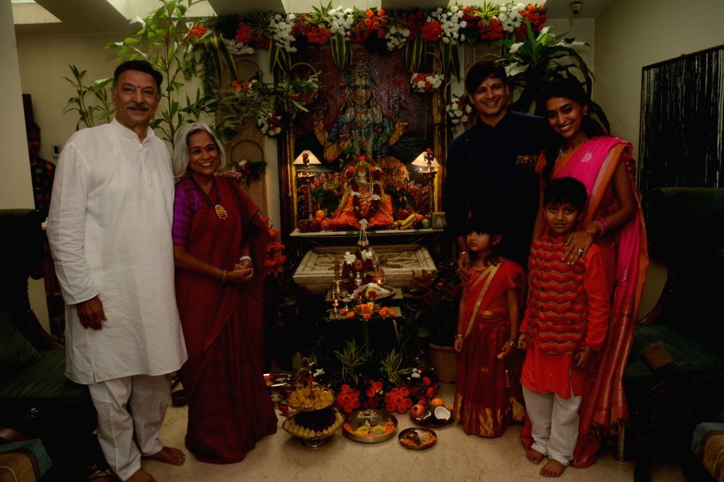 Vivek Oberoi celebrates Ganesh Chaturthi