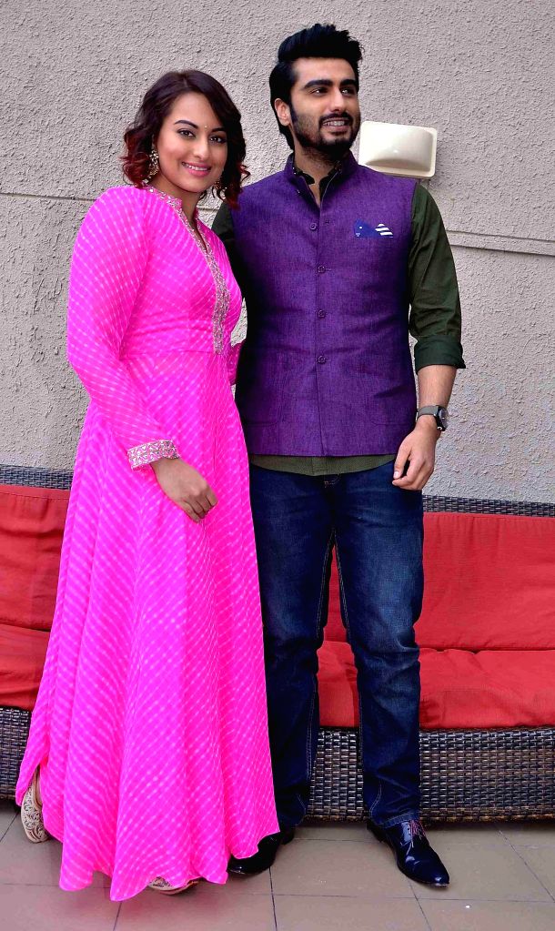 Arjun Kapoor, Sonakshi Sinha promote 'Tevar'