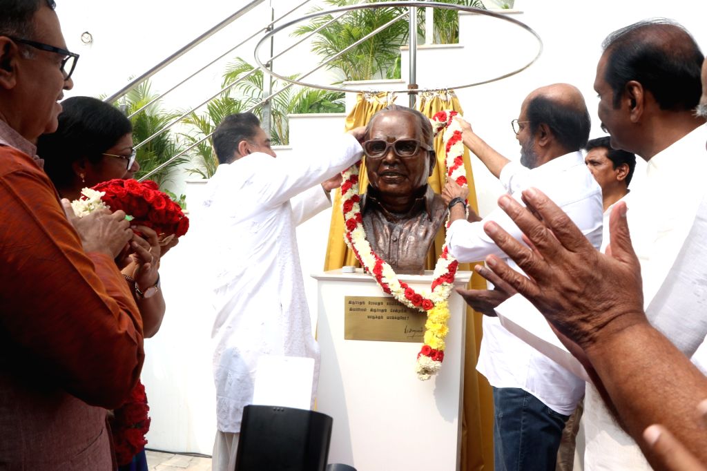 Kamal Hassan, Rajinikanth unveil the statue of K. Balachandar