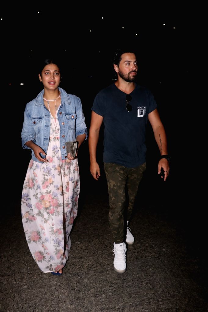 Shruti Haasan, Michael Corsale spotted at airport