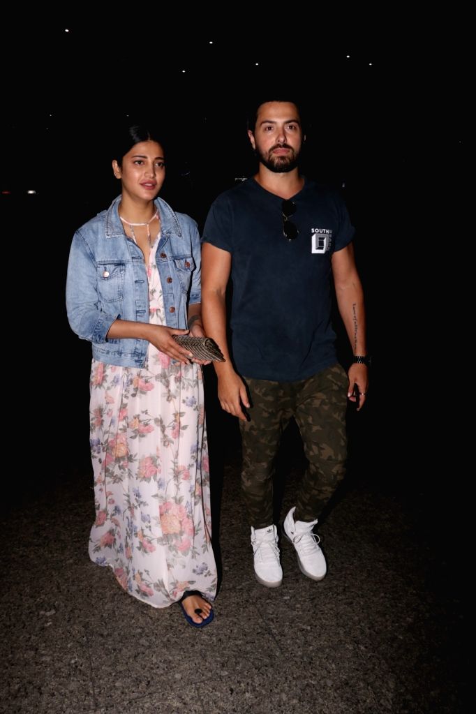 Shruti Haasan, Michael Corsale spotted at airport