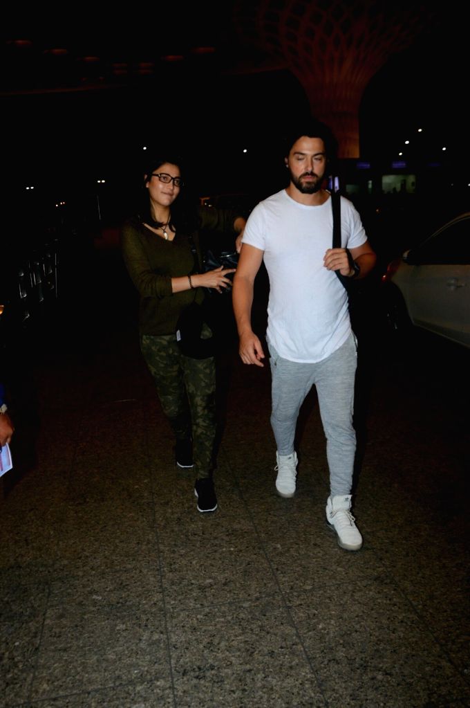 Shruti Haasan, Michael Corsale spotted at airport