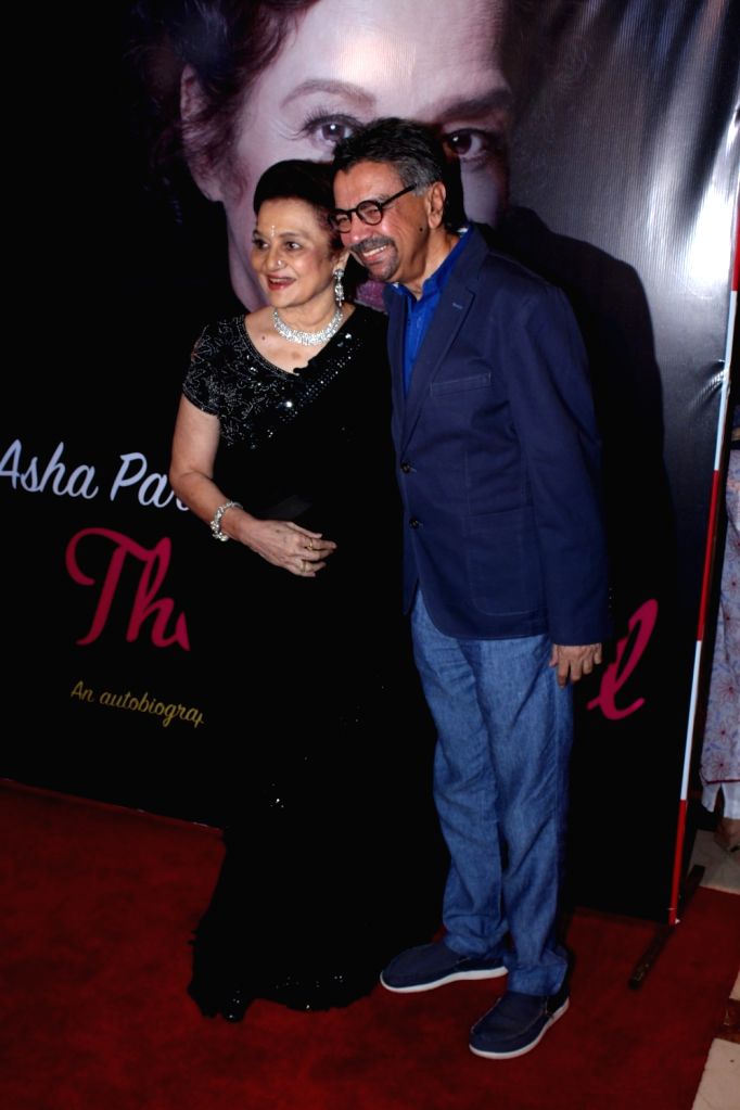 Unveiling of Asha Parekh's autobiography The Hit Girl