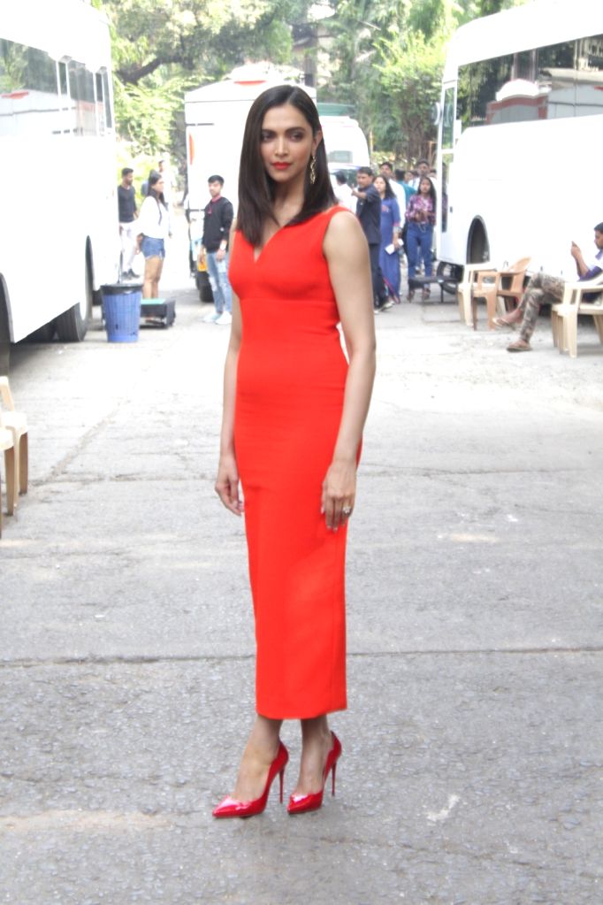 Deepika Padukone promotes "Chhapaak" on the sets of 'Dance Plus 5