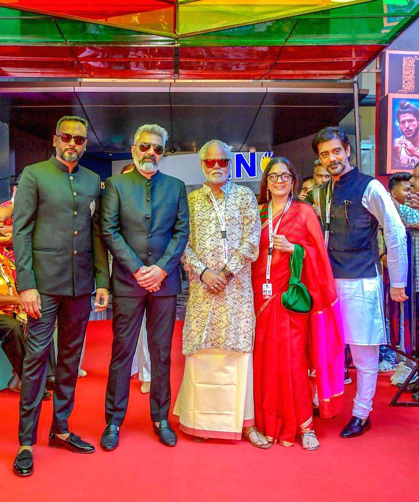 Actress Neena Gupta and Actor Sanjay Mishra arrive for the movie ...