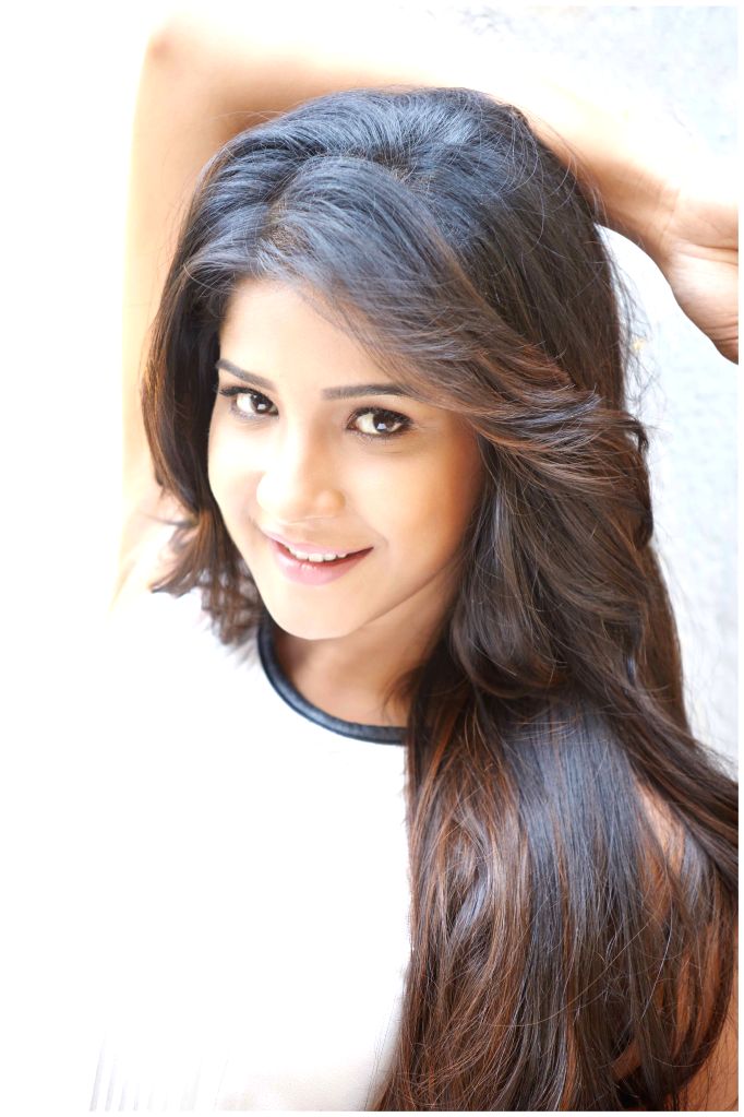 Actress Sakshi Agarwal - photoshoot
