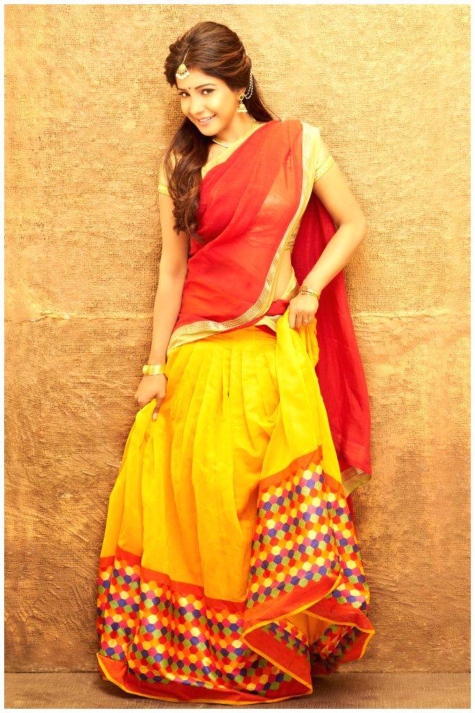 Actress Sakshi Agarwal - photoshoot