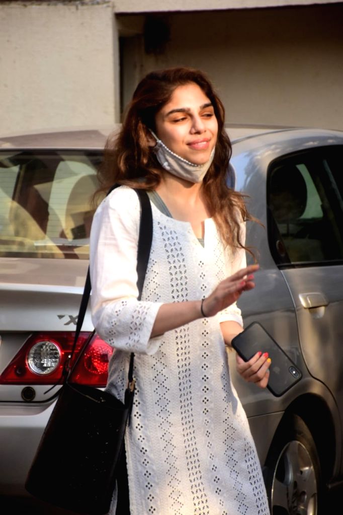 Sharmin Segal seen at Khar