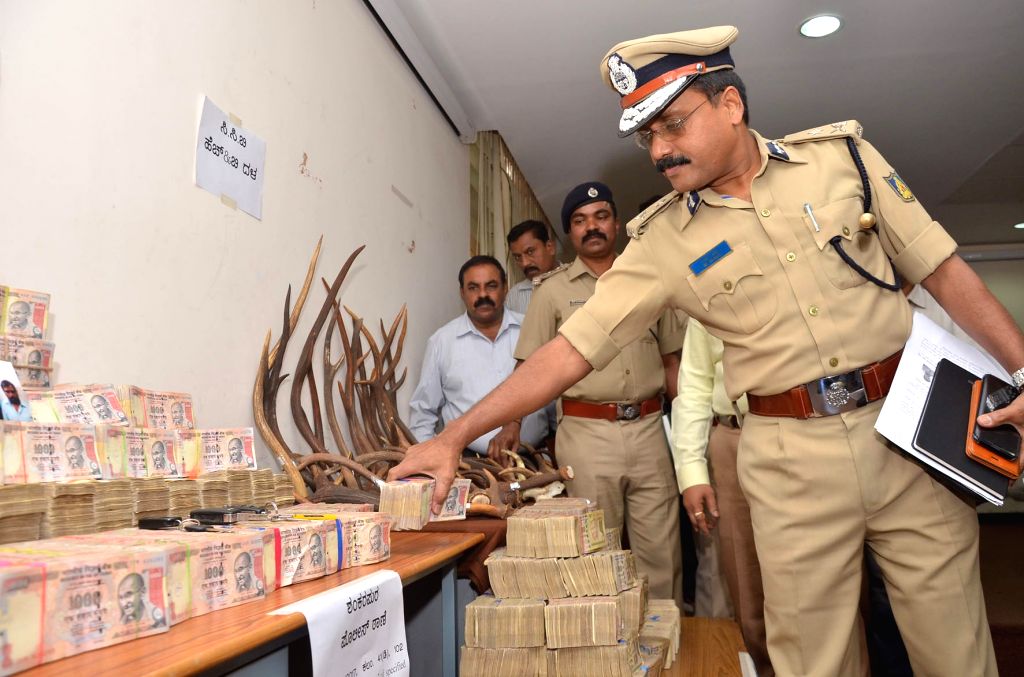 Police Seize Deer Horns And Demonetised Currency Notes