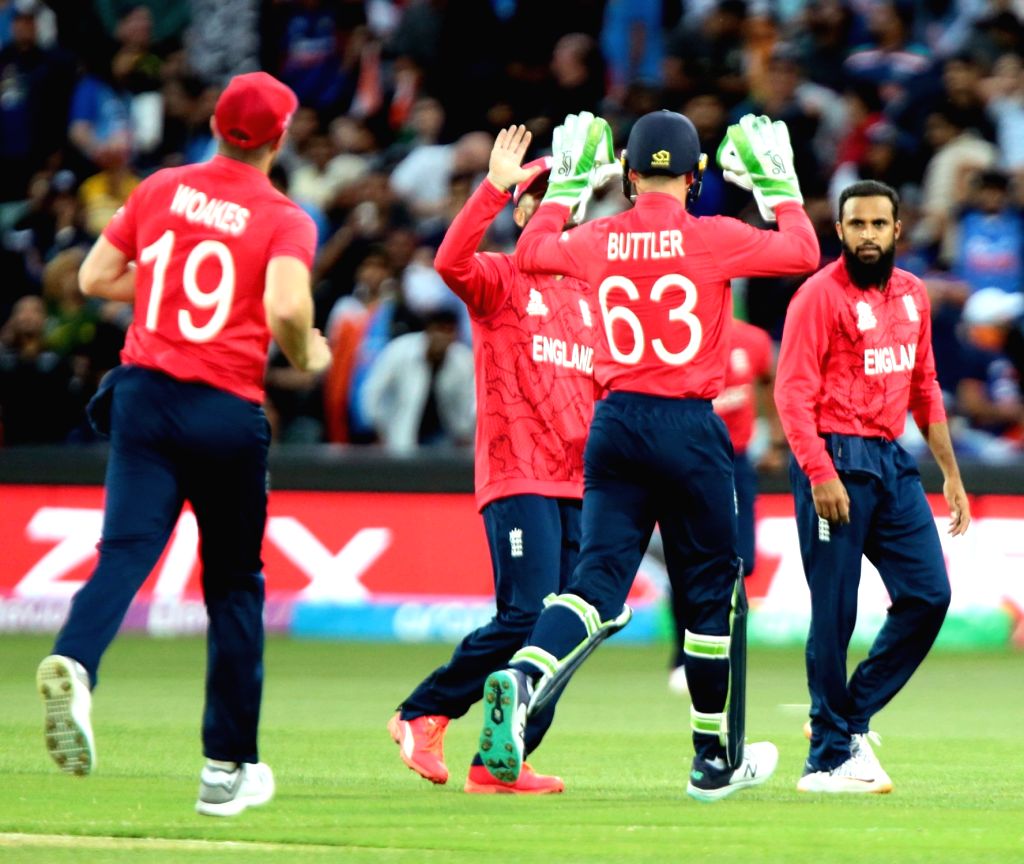 Adelaide : English players celebrate Suryakumar Yadav's wicket