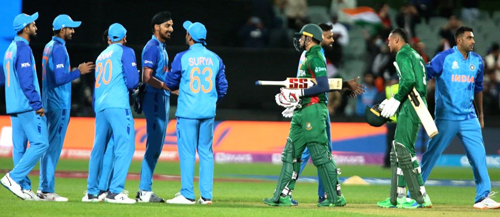 Adelaide : Indian players celebrates after winning the T20 World Cup ...