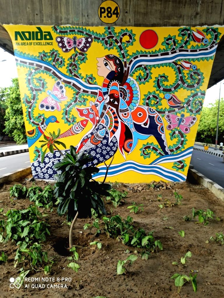 Free Photo: Noida: Adorable painting seen on flyover pillars