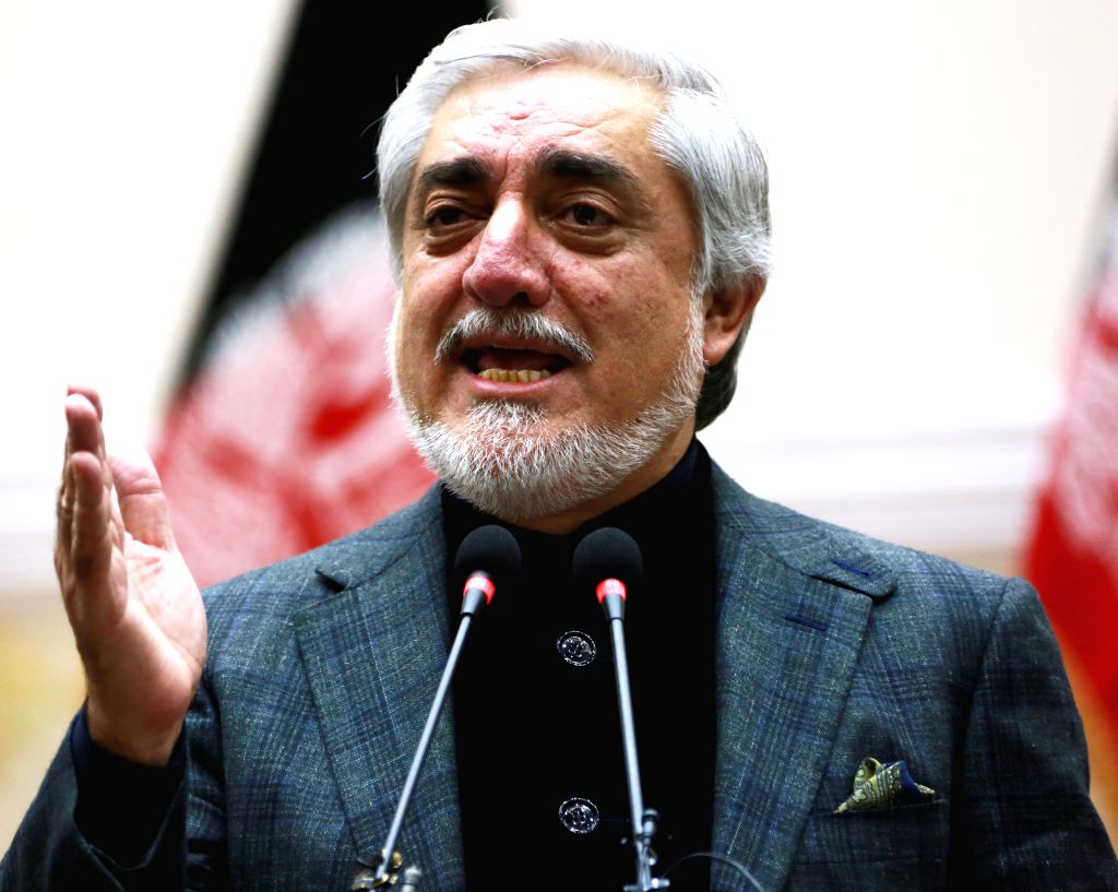Afghan politicians meet to discuss peace process