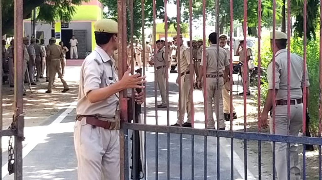 30 Kashmiri prisoners flown to Agra jail
