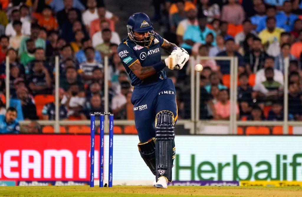 Ahmedabad : Gujarat Titans' Hardik Pandya plays a shot
