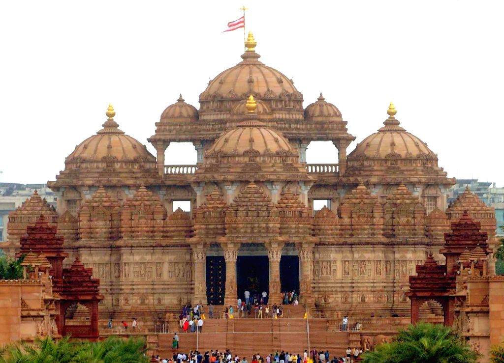 Major temples shut, Muslims offer 'namaz' on solar eclipse