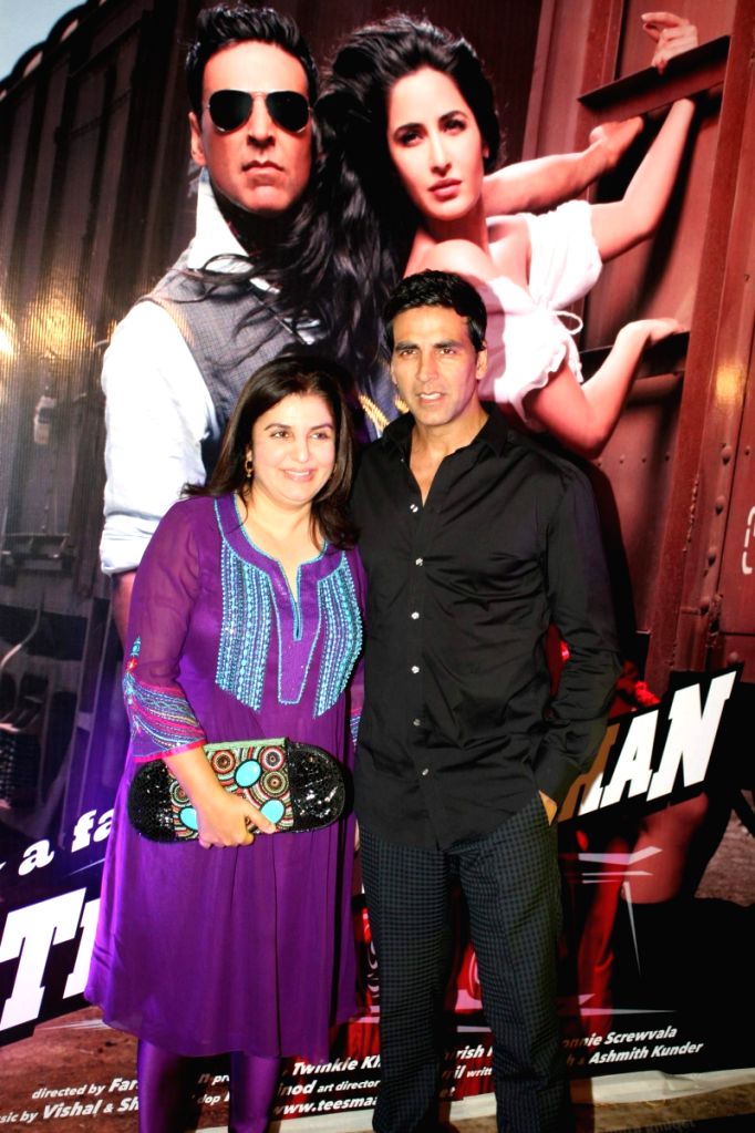 Akshay Kumar and Farah Khan at Tees Maar Khan charity screening at Metro.