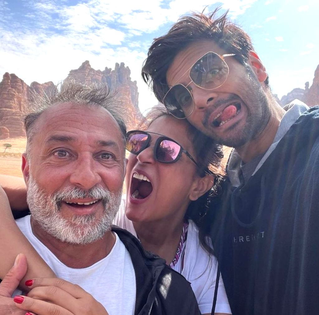 Free Photo : Ali Fazal shares BTS pictures with Gerard Butler from ...