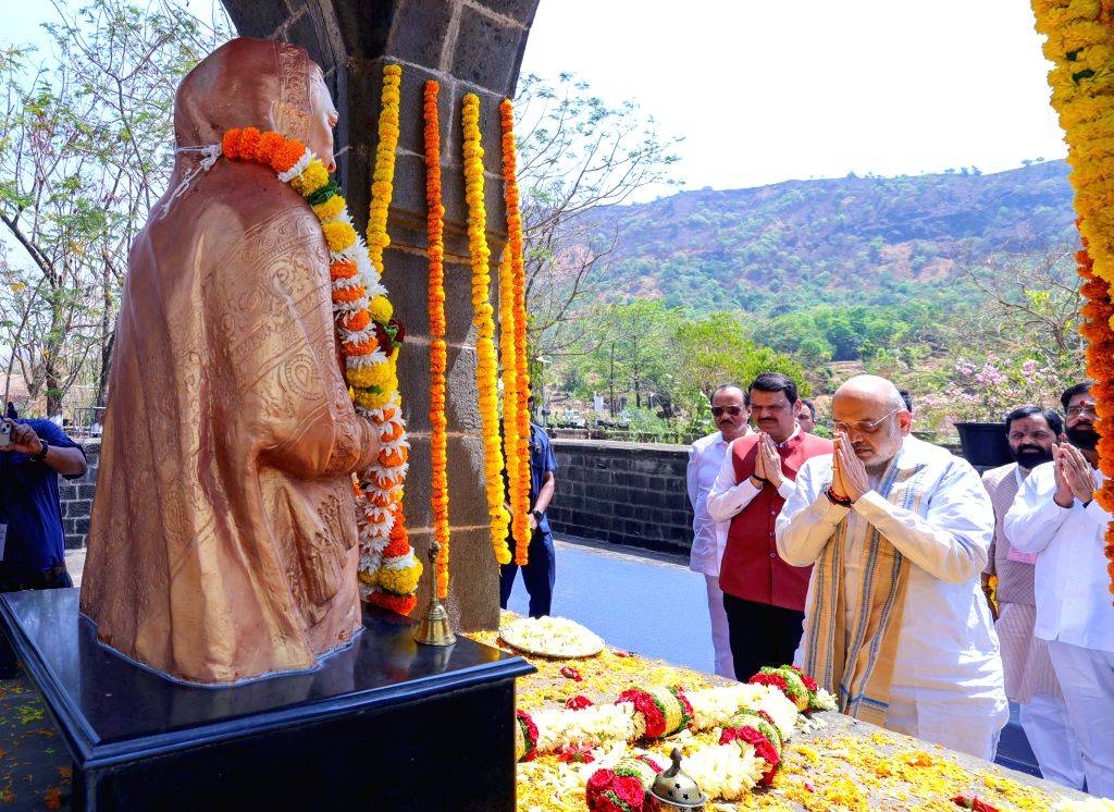 Amit Shah, Fadnavis Pay Tribute to Jijau at Pachad