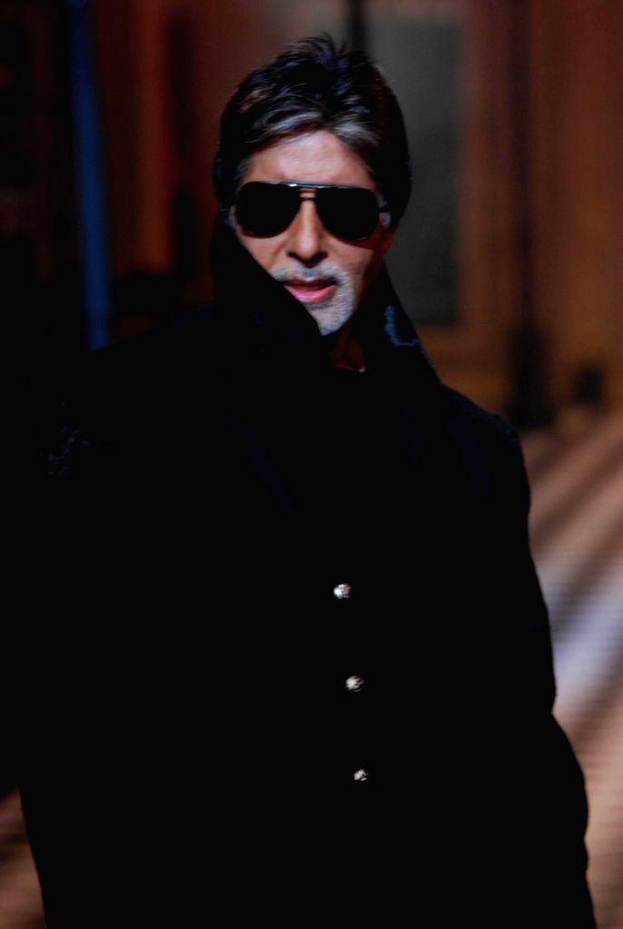 Amitabh Bachchan at HDIL Shows.