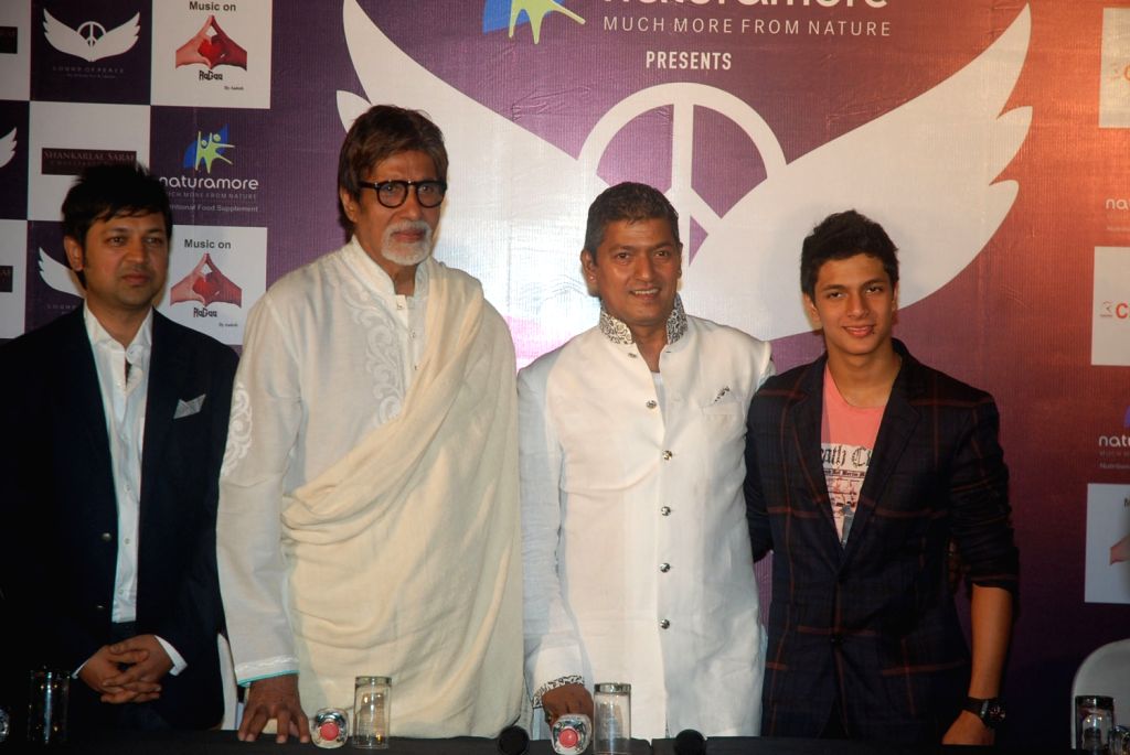 Amitabh Bachchan launches Aadesh Shrivastav's album