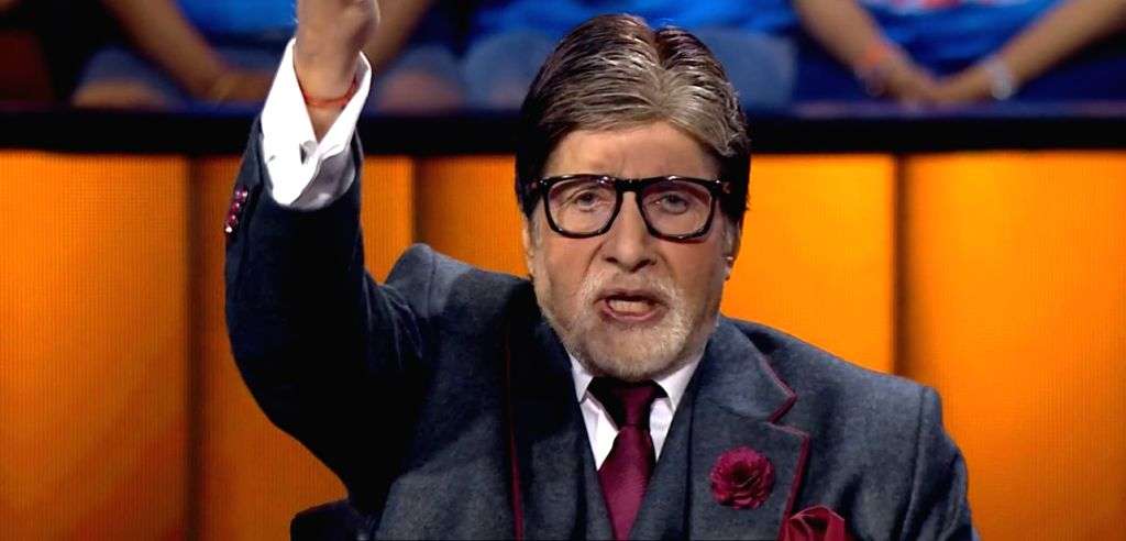 Amitabh boosts spirit of Indian Cricket team; says 'World Cup hamara hai'