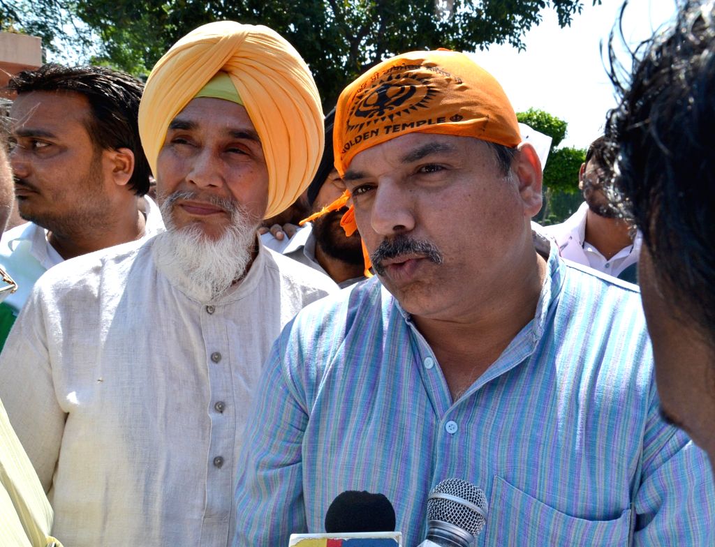 AAP's "Beimaan Bhajao Punjab Bachao" march