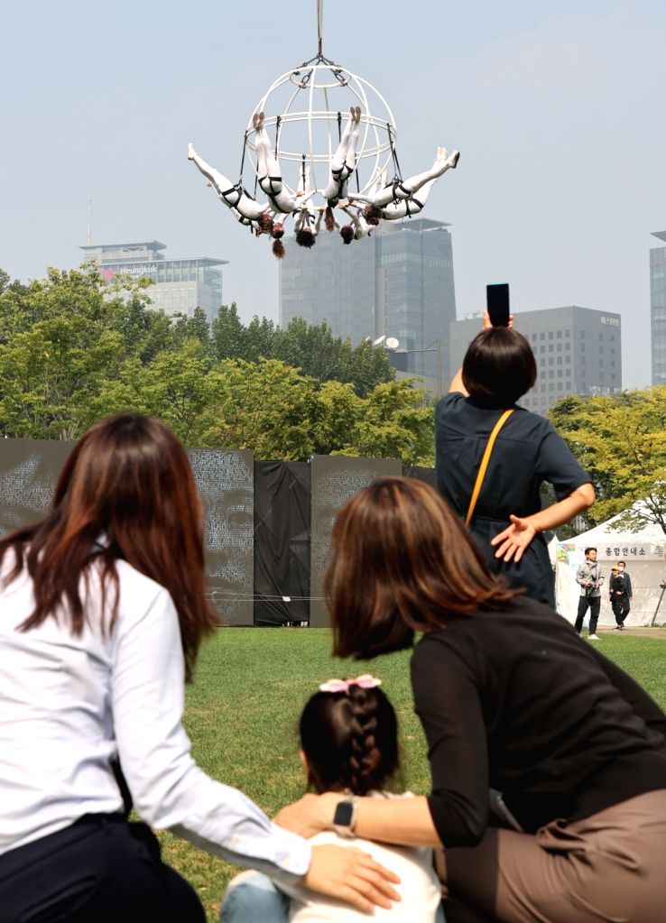 :Seoul:An Argentina-based troupe, Grupo Puja, stages the aerial dance.